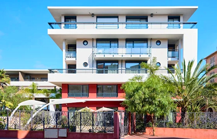 Appartement 1 pièce à vendre à Cannes, Californie Pezou