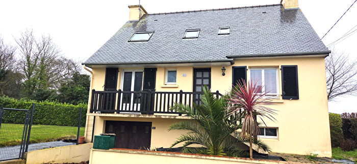 Maison à vendre - Plouagat - 6 pièces - 4 chambres