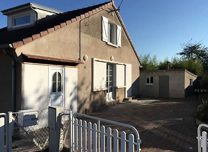Maison à louer - Les Rives du Plessy, Montceau-les-Mines - 5 pièces - 4 chambres