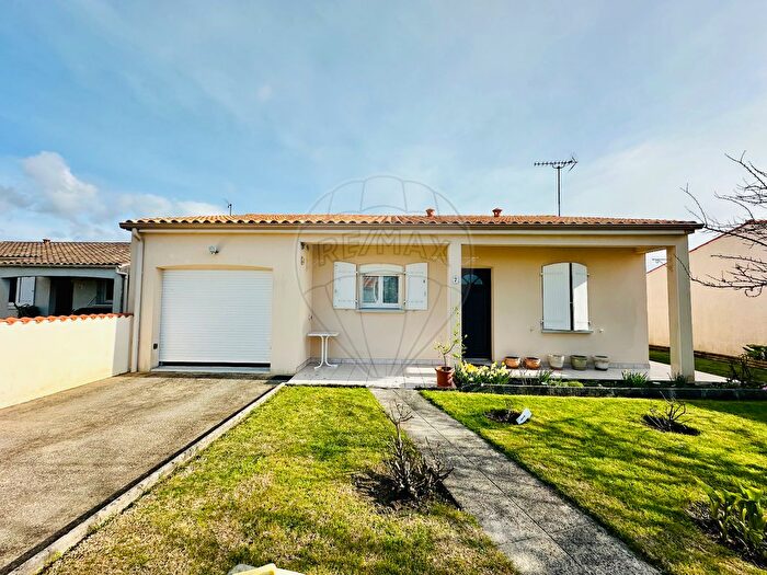 Maisons à vendre et appartements à louer - 1