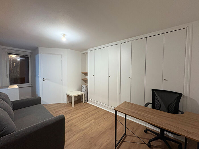 Appartement à louer - Quartiers Centre, Centre-ville - 2 pièces - 1 chambre