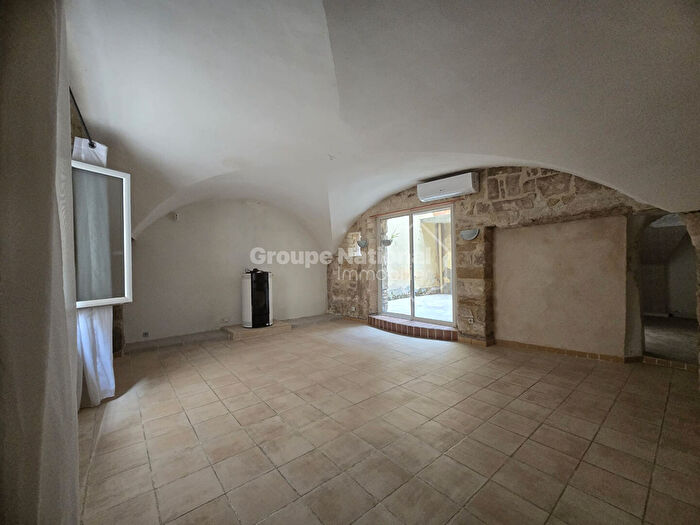 Maison à vendre - Montfrin - 5 pièces - 3 chambres