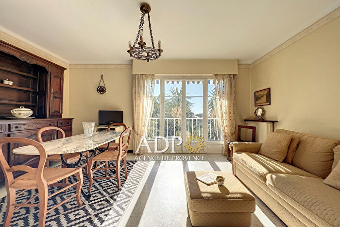 Maisons à vendre et appartements à louer - 1