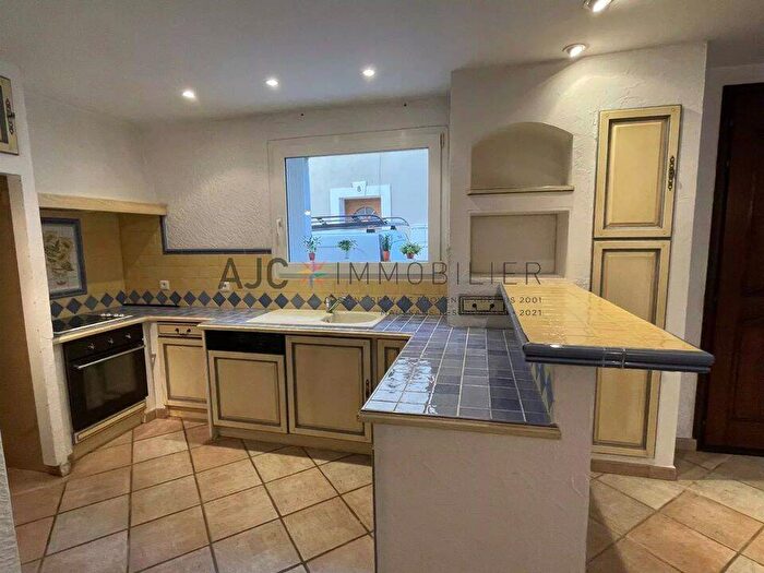 Maison à louer - Maillane - 4 pièces - 3 chambres