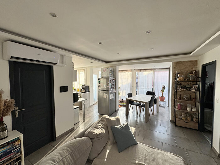 Appartement à vendre - Feyzin - 3 pièces - 2 chambres