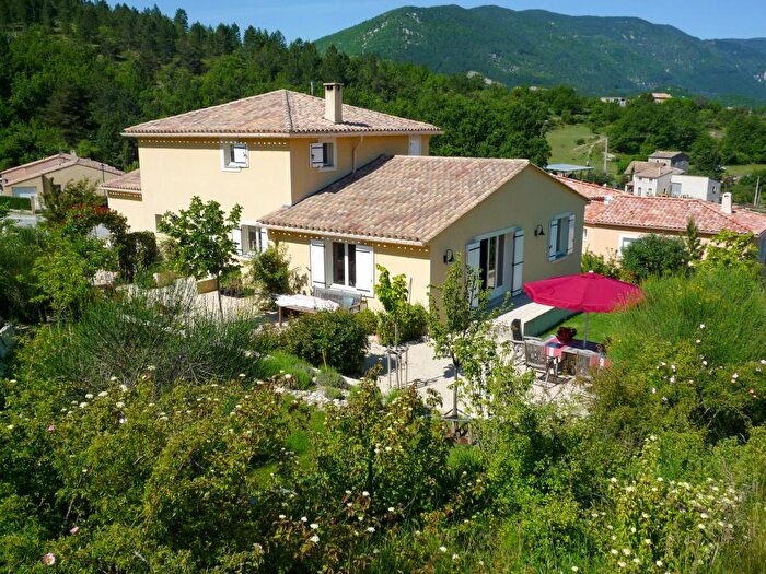 Montbrun-les-Bains : Maison 7 pièces à vendre