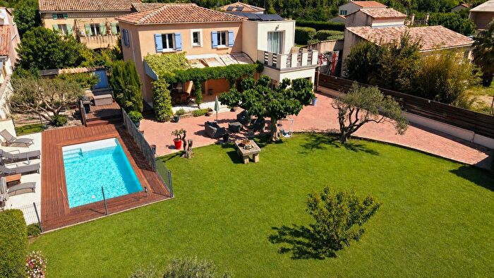 Maison à vendre - Aramon - 6 pièces - 5 chambres