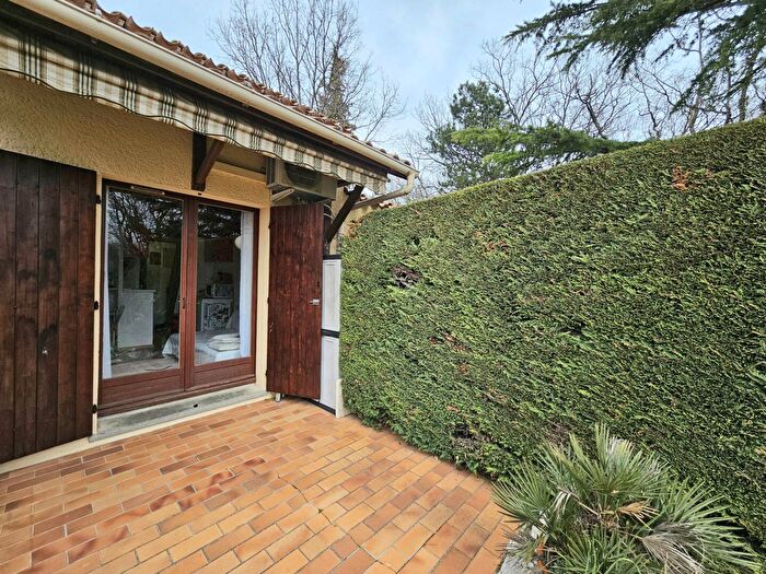 Maison à louer - Saint-Vallier-de-Thiey - 2 pièces - 1 chambre