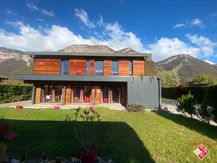 Maison à vendre - Lumbin - 6 pièces - 4 chambres