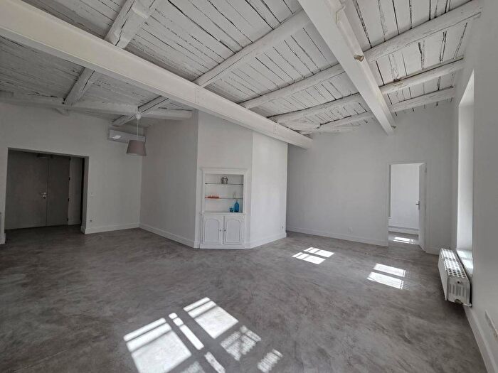 Appartement à louer - Opéra, Marseille er arrondissement - 3 pièces - 2 chambres