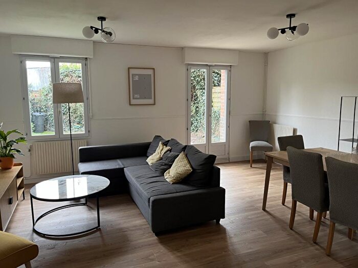 Maison à louer - Lille, Fives - 6 pièces - 5 chambres