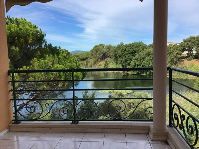 Appartement à louer - Tour de Mare, Fréjus - 2 pièces - 1 chambre