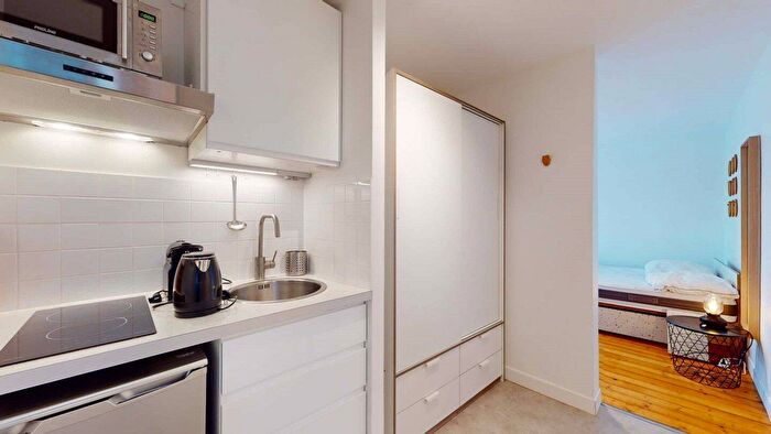 Appartement à louer - Centre Ville Nord Ouest, Fontainebleau - 1 pièce