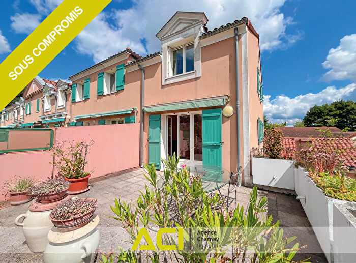 Appartement à vendre - Charnay-lès-Mâcon - 5 pièces - 2 chambres