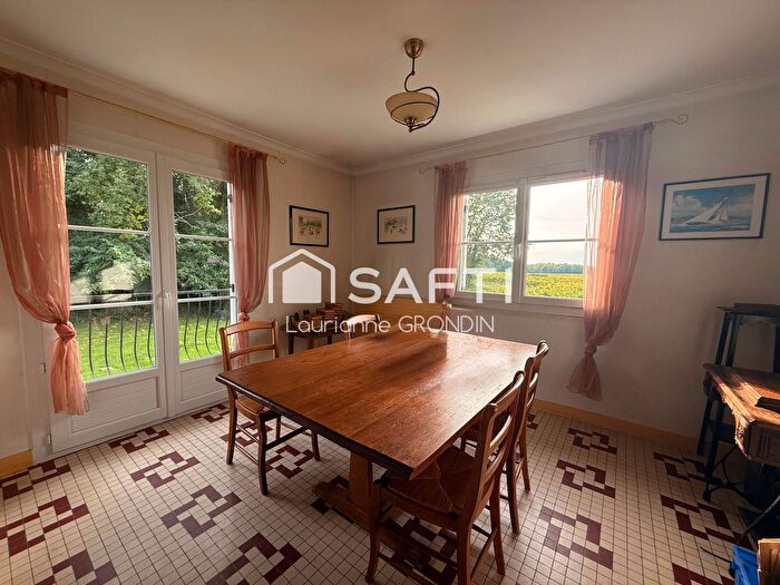 Maison à vendre - Saint-Hilaire-de-Villefranche - 5 pièces - 3 chambres