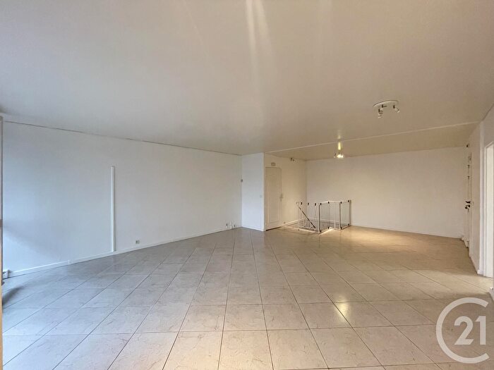 Appartement à vendre - Élancourt, Le Gandouget, Les Arbres, Les Coudrays - 6 pièces - 4 chambres