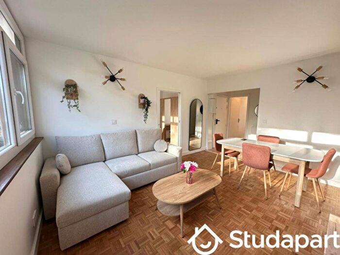 Appartement à louer - Résidence du Parc, Massy - 1 pièce - 3 chambres