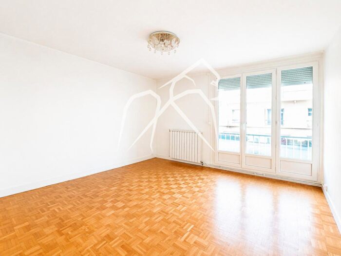 Appartement 3 pièces à vendre - Saint-Étienne-du-Rouvray, Technopôle, Forêt