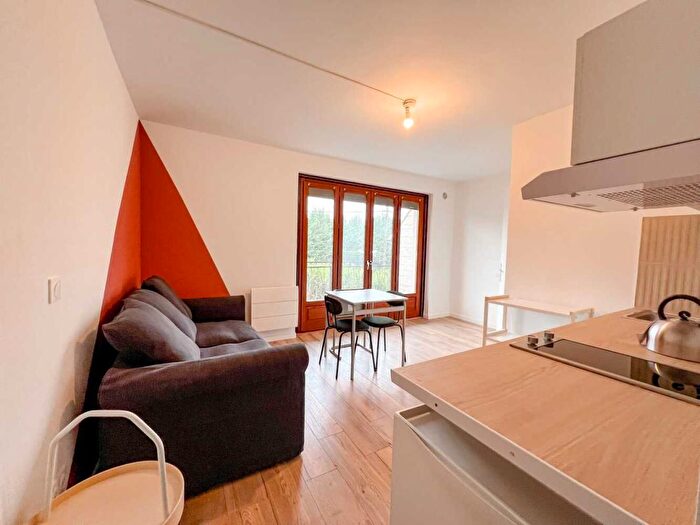 Appartement à louer - Corbeil-Essonnes, Hermitage - 1 pièce - 1 chambre