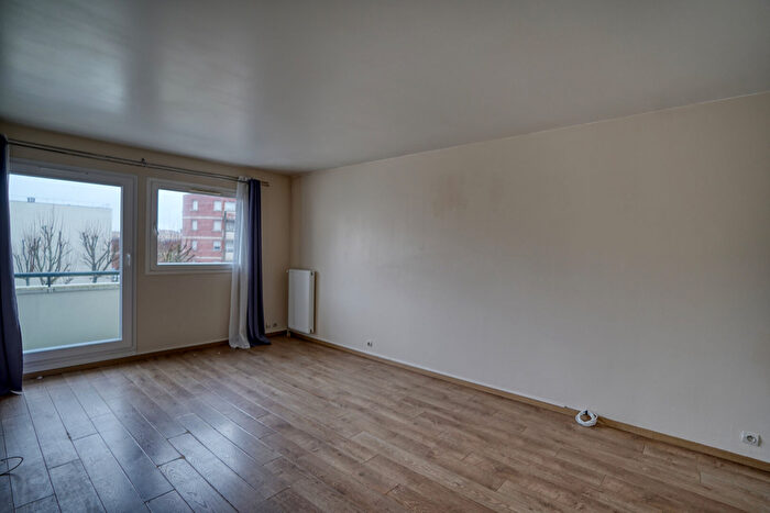 Appartement à louer - Guyancourt, Villaroy - 2 pièces - 1 chambre