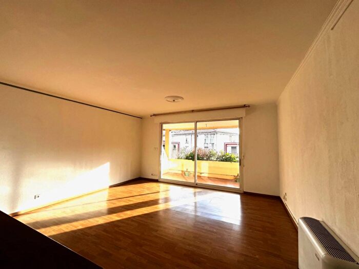 Appartement à louer - Les Alyscamps-Chabourlet, Arles - 2 pièces - 1 chambre