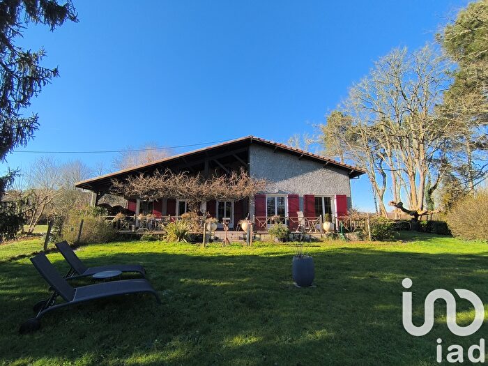 Maison à vendre - Cabanac-et-Villagrains - 9 pièces - 6 chambres