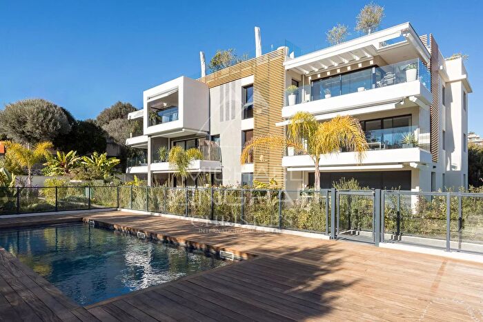 Appartement à vendre - Antibes, Antibes-les-Pins, Trianon, Le Fournel, Peyregoue - 4 pièces - 3 chambres