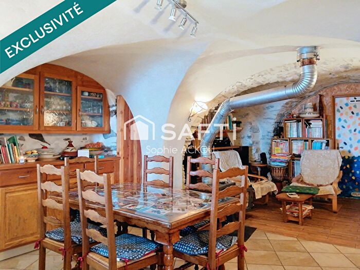 Maison à vendre - Réotier - 12 pièces - 9 chambres