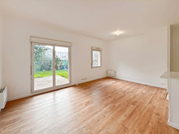 Appartement à louer - Centre, Savigny-le-Temple - 3 pièces - 2 chambres