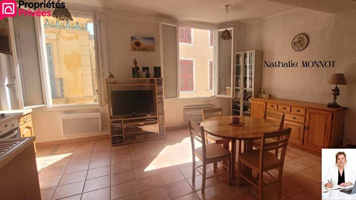 Appartement à vendre - Brignoles, Centre-ville, Vieille ville - 2 pièces - 1 chambre