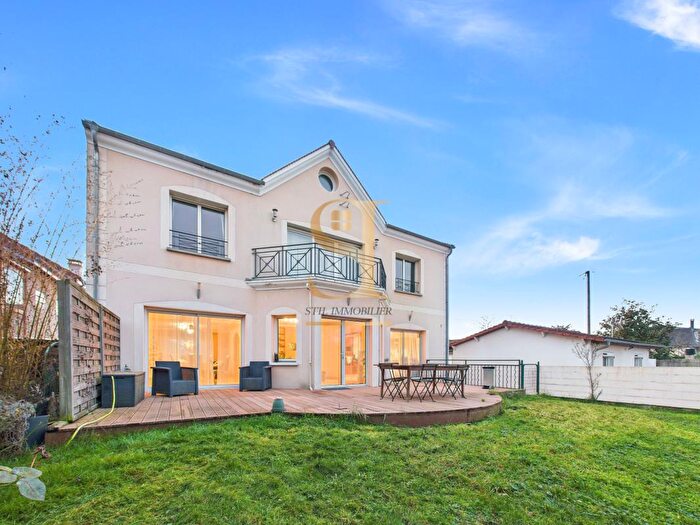 Maison à vendre - Montgeron - 9 pièces - 6 chambres