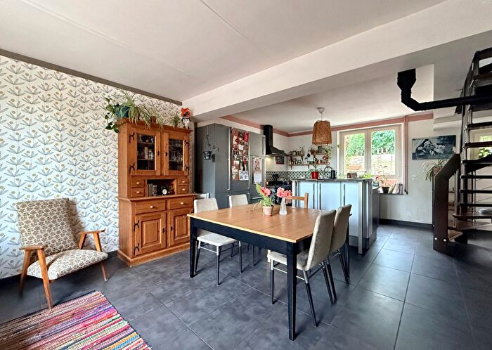 Maison 7 pièces à Sombernon, à vendre