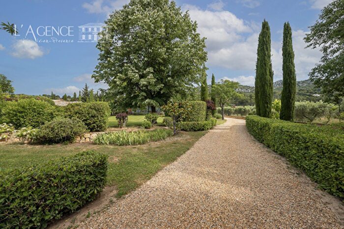 Maison à vendre - Pélissanne - 8 pièces - 5 chambres