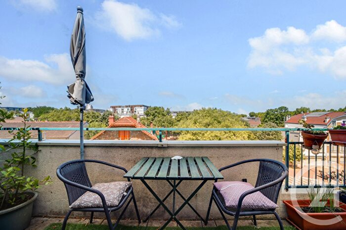 Appartement à vendre - Issy-les-Moulineaux, Les Epinettes, Le Fort, Les Hauts dIssy - 5 pièces - 3 chambres