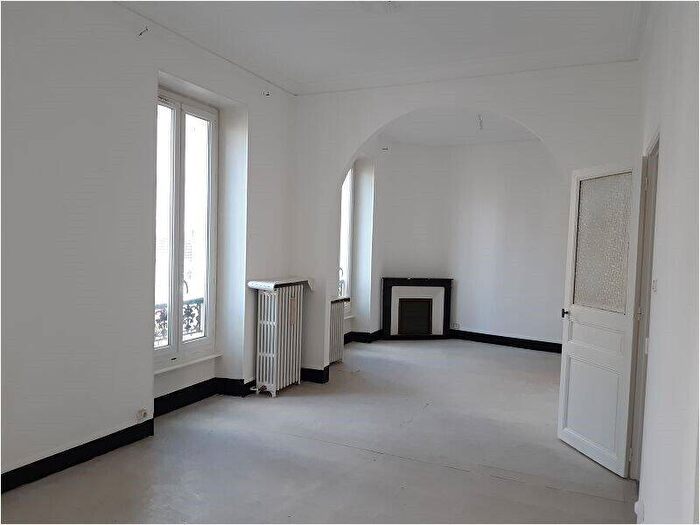 Appartement à louer - Centre Ville-Louis Blanc, Alès - 3 pièces - 2 chambres