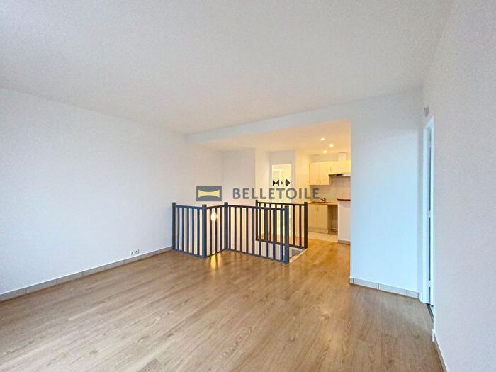 Appartement à louer - Maisons-Alfort, Charentonneau - 2 pièces - 1 chambre