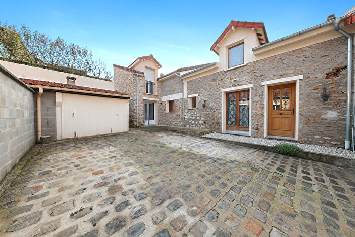 Maison 9 pièces à vendre à Corbeil-Essonnes, Centre Essonnes