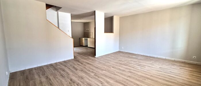 Chazelles-sur-Lyon - Appartement 4 pièces à louer