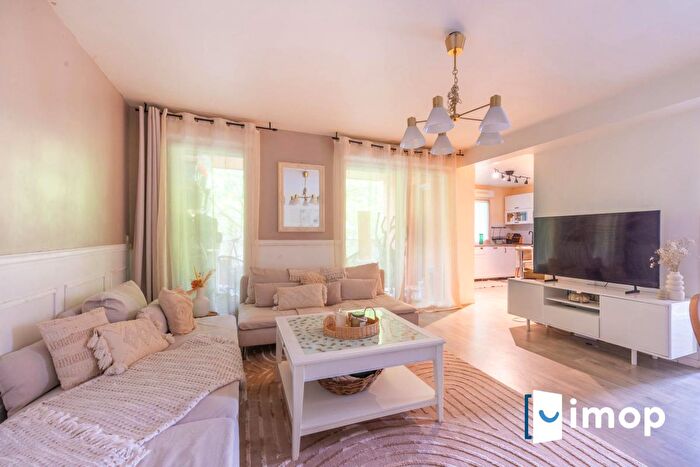 Appartement à vendre - Stains, Les Trois Rivières - 3 pièces - 2 chambres