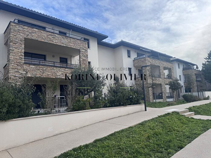 Appartement à louer - Ventabren - 3 pièces - 2 chambres