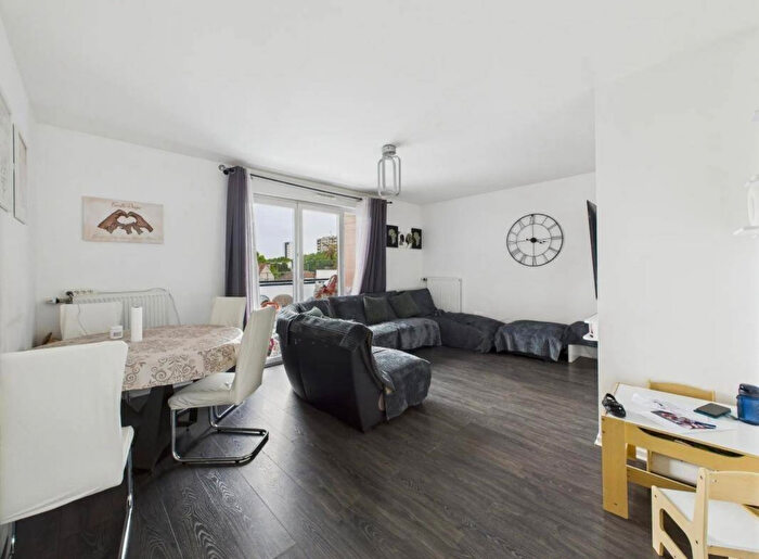 Appartement à vendre - Épinay-sur-Seine, Le Cygne dEnghien - 4 pièces - 3 chambres