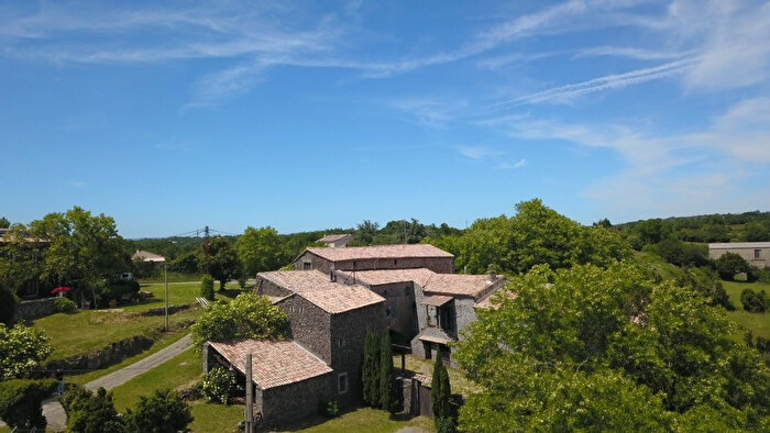 Maison 10 pièces à Saint-Gineis-en-Coiron, à vendre