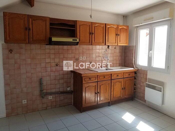 Ascoux : Appartement 4 pièces à louer