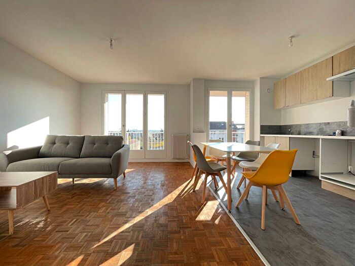 Le Grand Trou, Lyon 8ème arrondissement : Appartement 4 pièces à louer