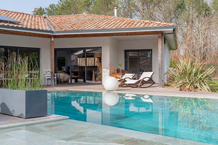 Maison à vendre - Salles - 7 pièces - 5 chambres