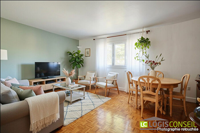 Appartement à vendre - Châtenay-Malabry, Petit Chatenay, Voltaire, Croix Blanche - 2 pièces - 1 chambre