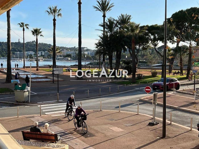 Centre Ville, Antibes : Appartement 3 pièces à louer