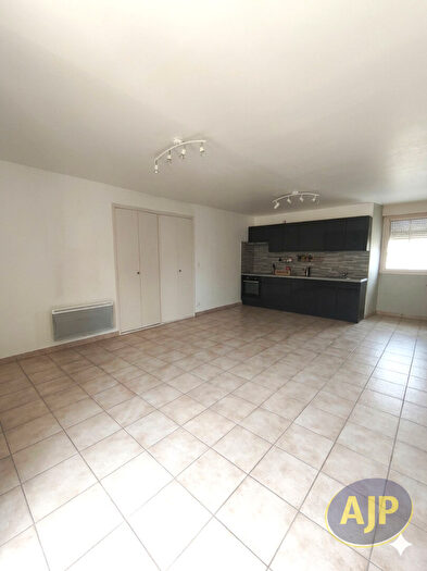 Appartement à louer - La Pouëze - 2 pièces - 1 chambre