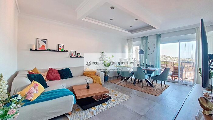 Appartement à louer - Vallauris, Le Val dOr, Fournas, Ferratone - 3 pièces - 2 chambres