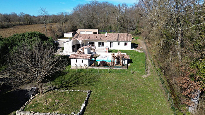 Maison à vendre - Plaisance - 8 pièces - 5 chambres